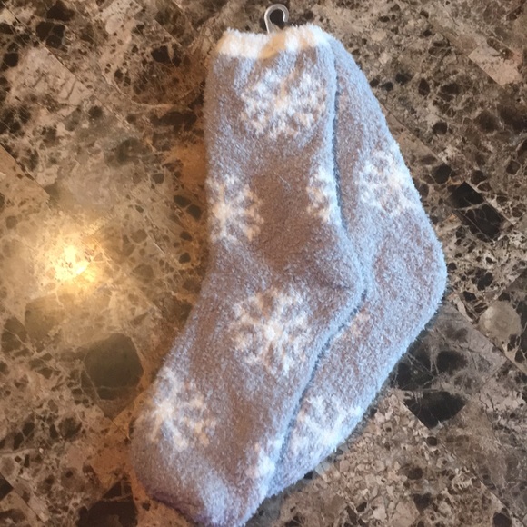 ChirpySocks | Accessories | New Chirpysocks Chirpy Snowflake Soft Fuzzy ...
